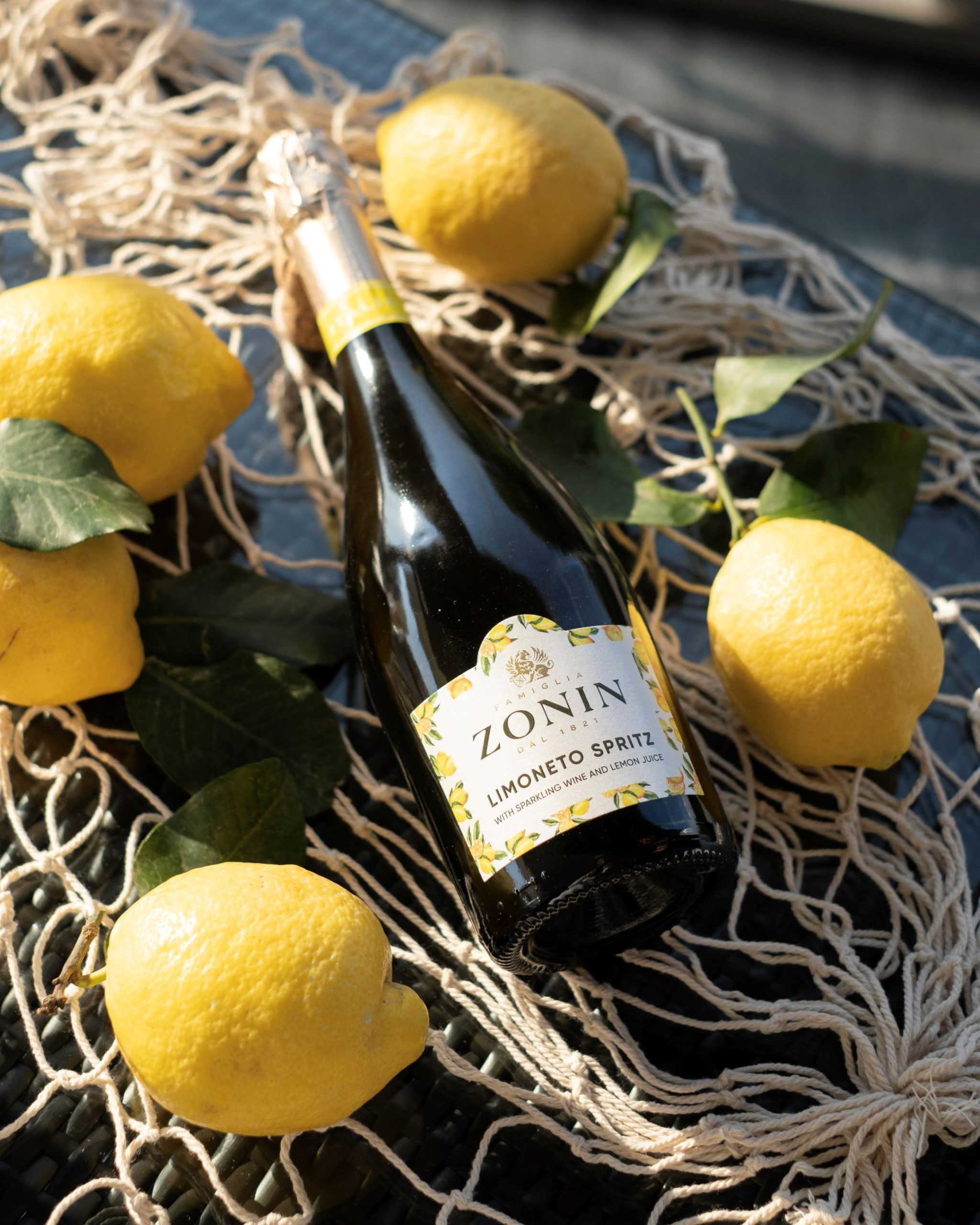 ZONIN Lemons and Sparkling White